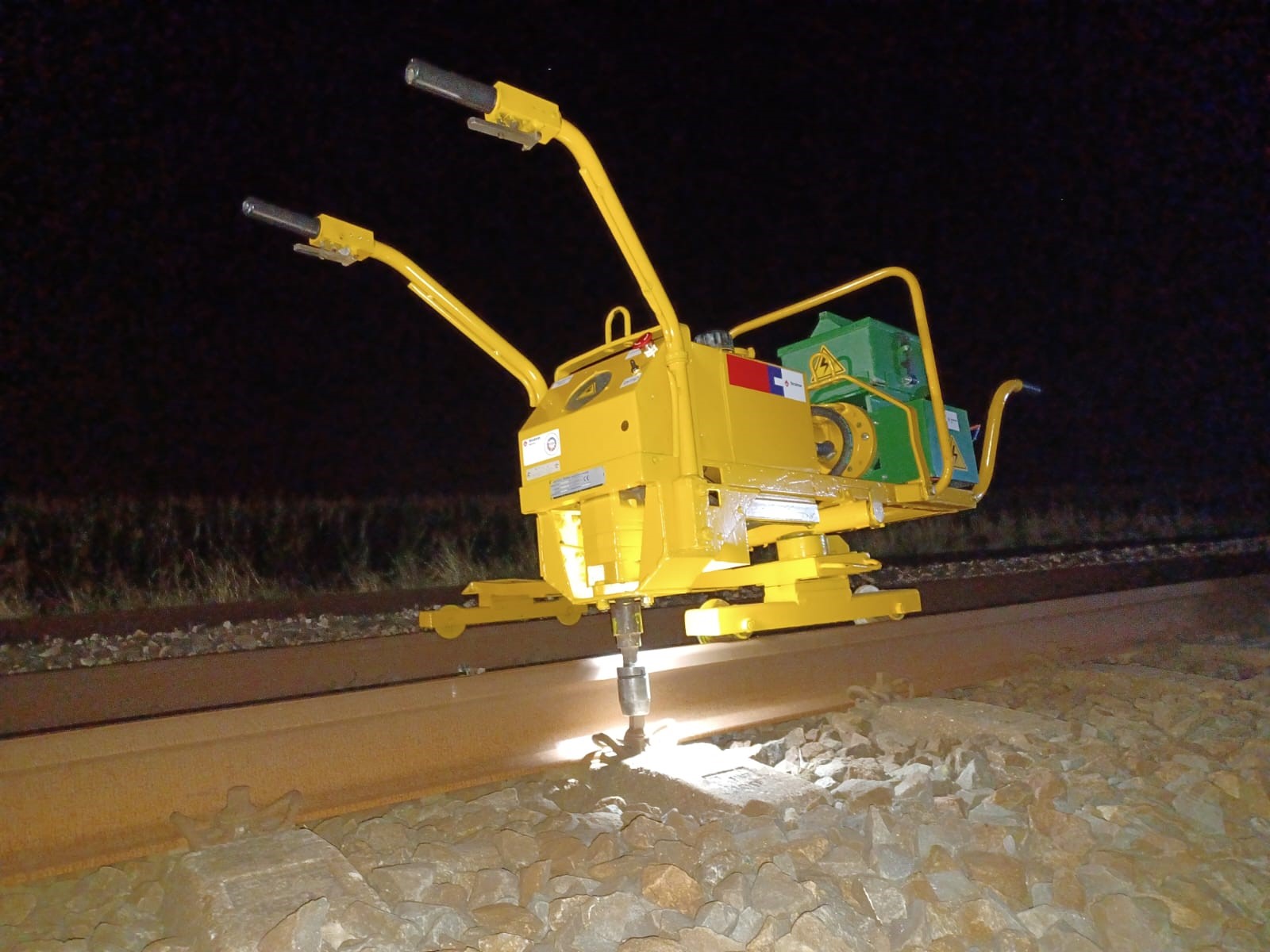 100% elektrische kraagschroefmachine - Rail NL