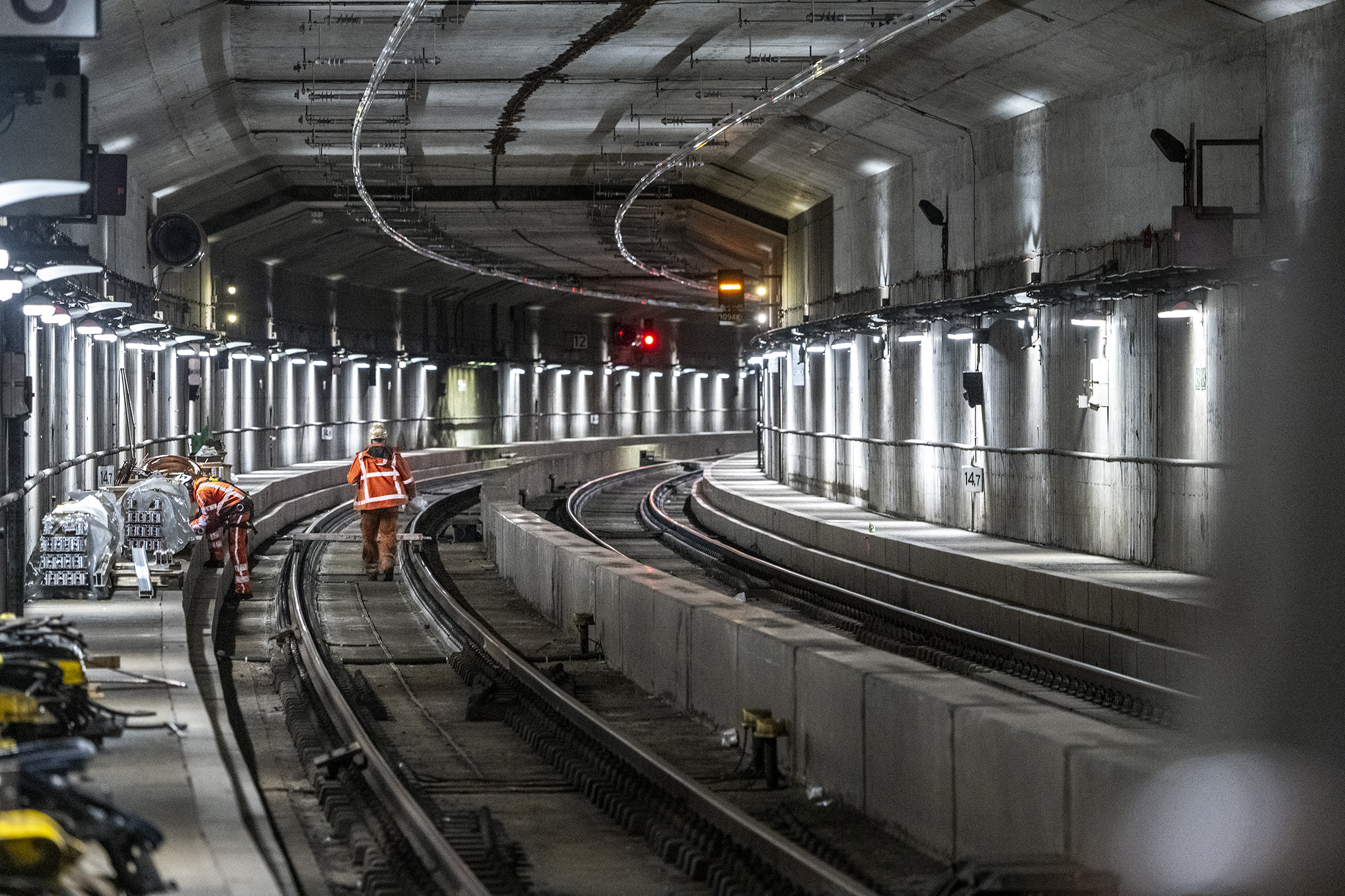 De Schipholtunnel als werkplek: “We zijn nu echt aan het bouwen” - Rail NL